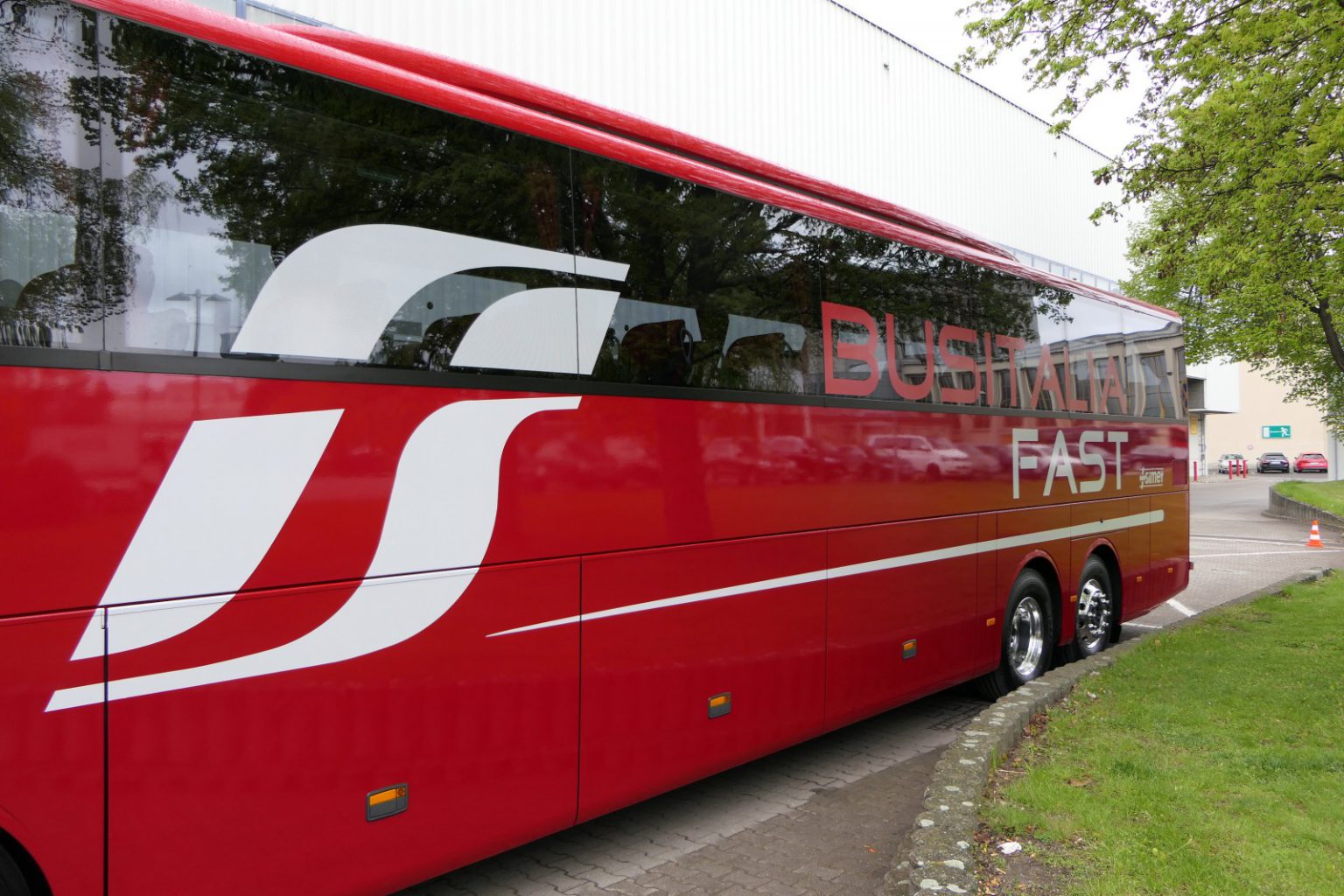 Busitalia Fast Simet, Fs sfida Flixbus con un piano industriale