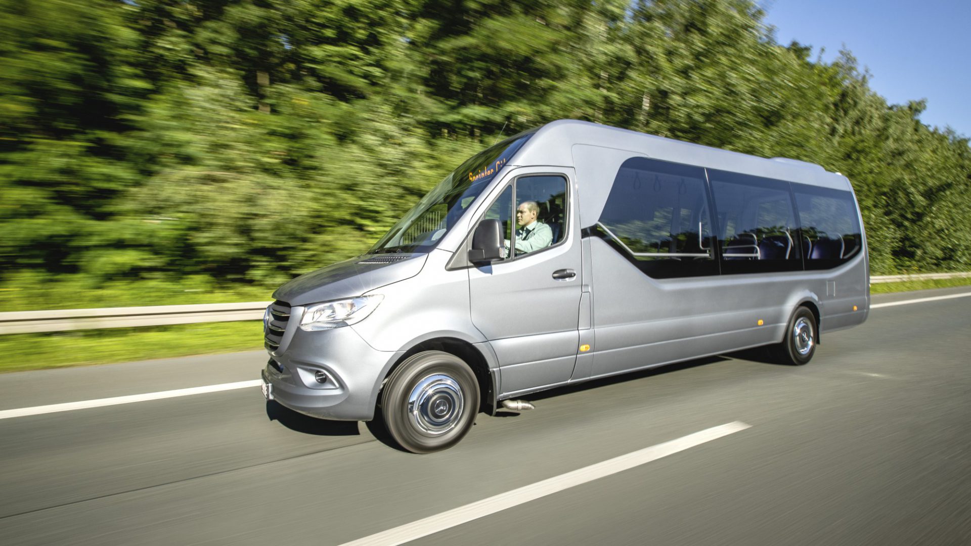 Mercedes lancia lo Sprinter nella nuova era | AUTOBUS Web - La rivista ...