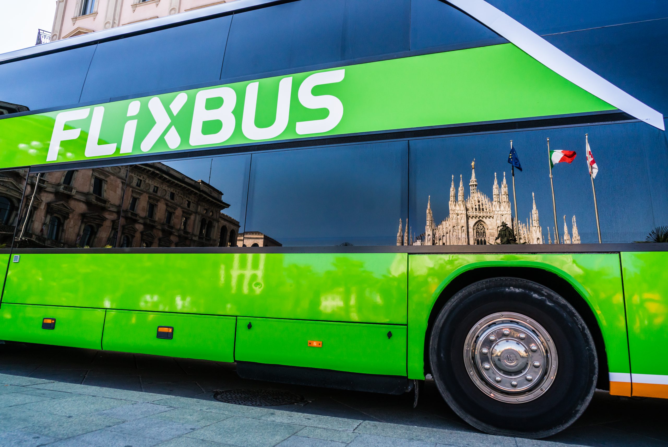 Flixbus riduce del 30% l'offerta di bus in Italia: «Servono ristori subito»
