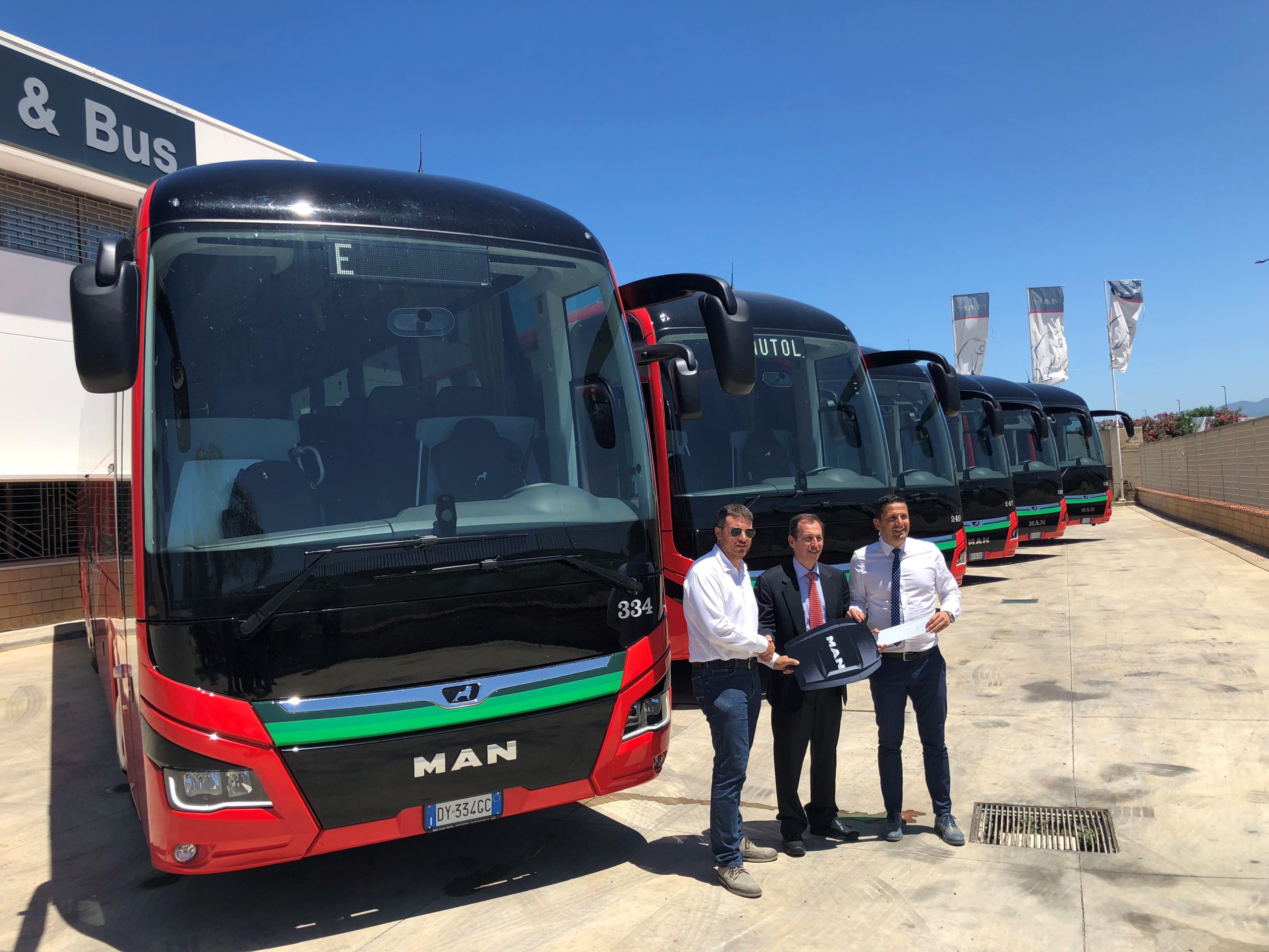 Sei Man Lion's Coach per Sais Autolinee | AUTOBUS Web - La rivista del ...