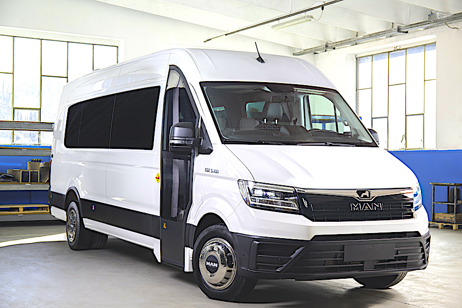 Man Mini Lion's. Con il minibus il Leone fa la full line