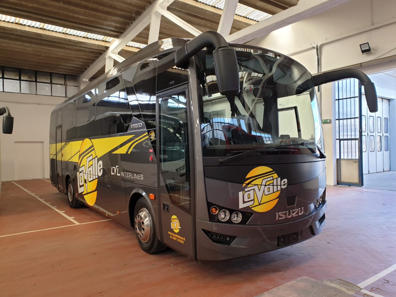 Isuzu, il tour per l'Italia e le consegne che 'pesano' | AUTOBUS Web