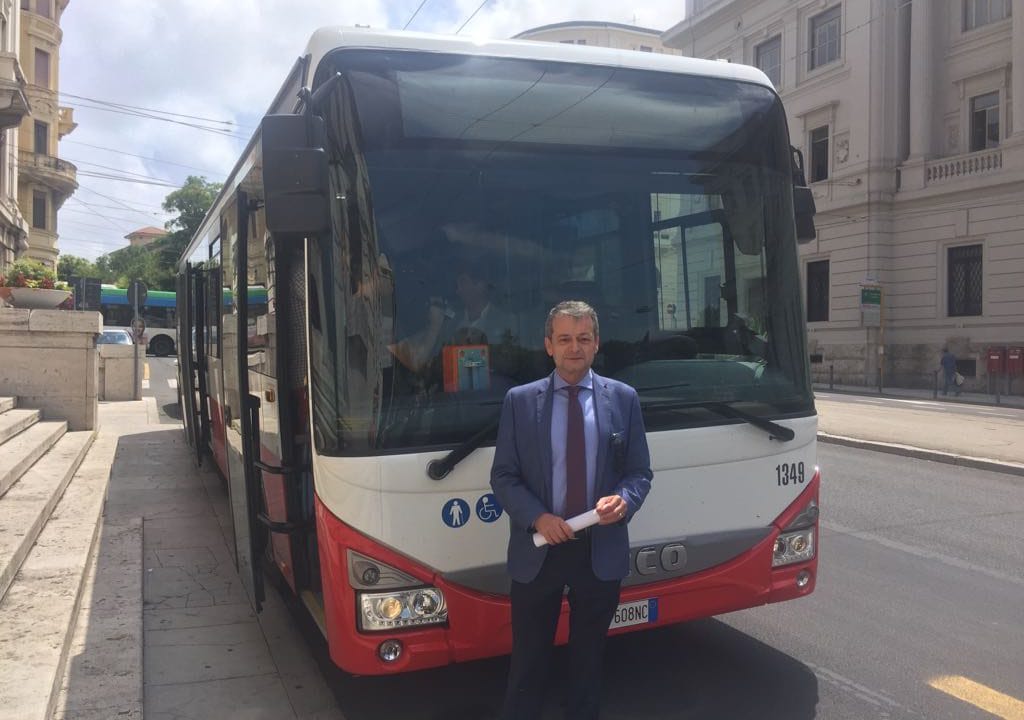 Sanificazione all'avanguardia sui bus di Ancona, con catalizzatore in ...