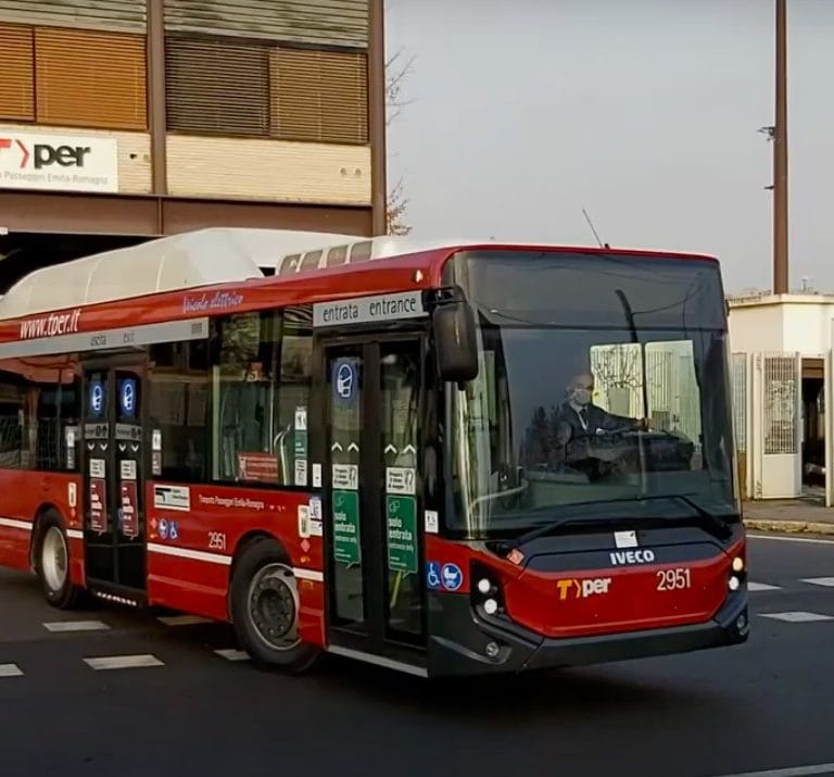 Tper: 3 elettrici Iveco Bus in strada e altri 25 mezzi Lng di Industria ...