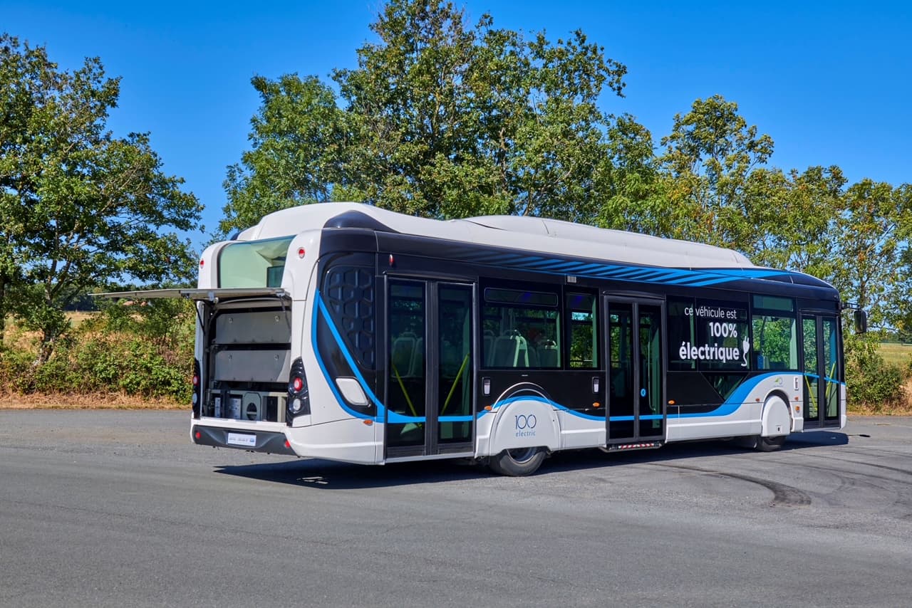 Più autonomia, più flessibilità: così E-Way di Iveco Bus si migliora