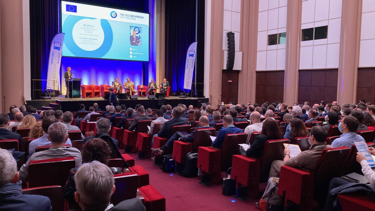 Nel 2023 arriva l'articolato elettrico CaetanoBus | AUTOBUS Web - La ...