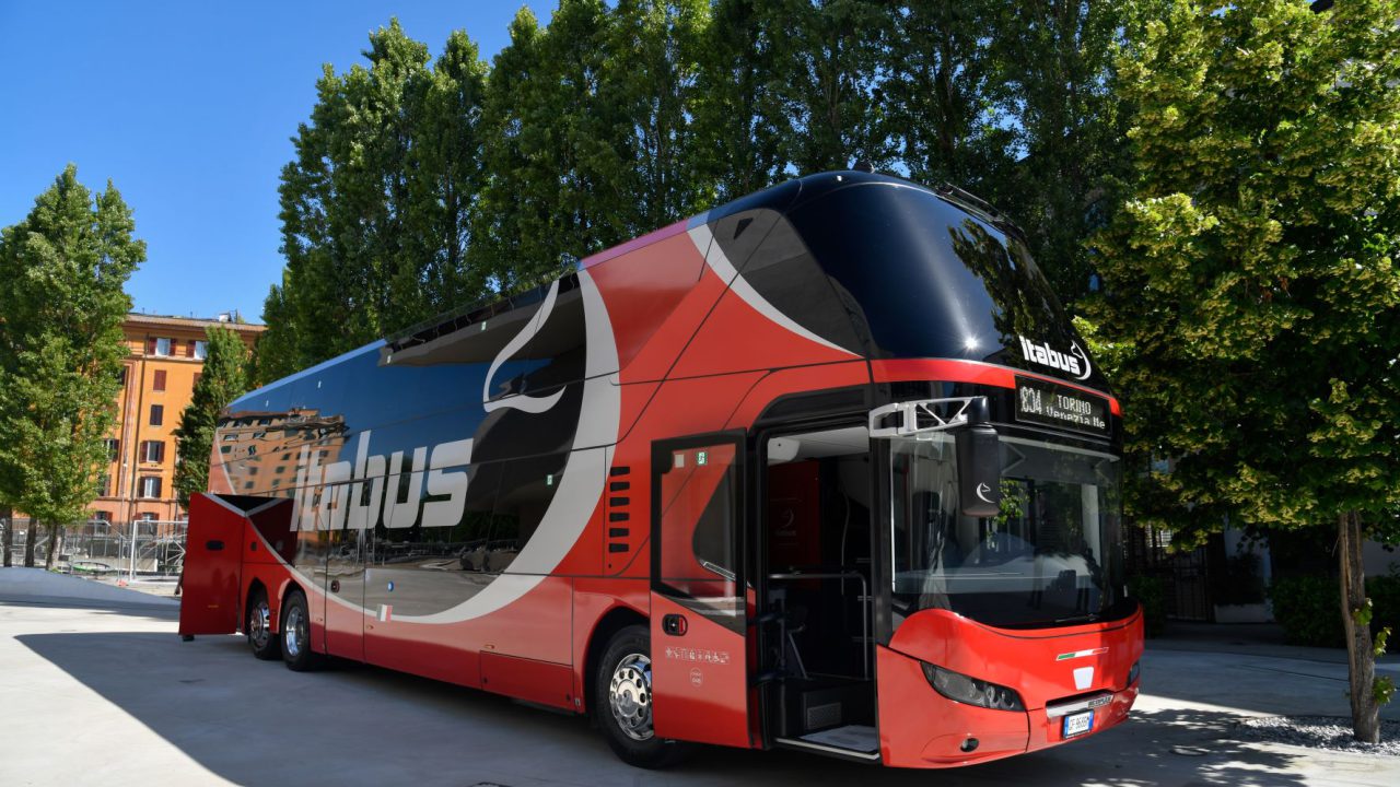 Itabus porta la flotta a 100 mezzi: in arrivo 30 nuovi Neoplan Skyliner
