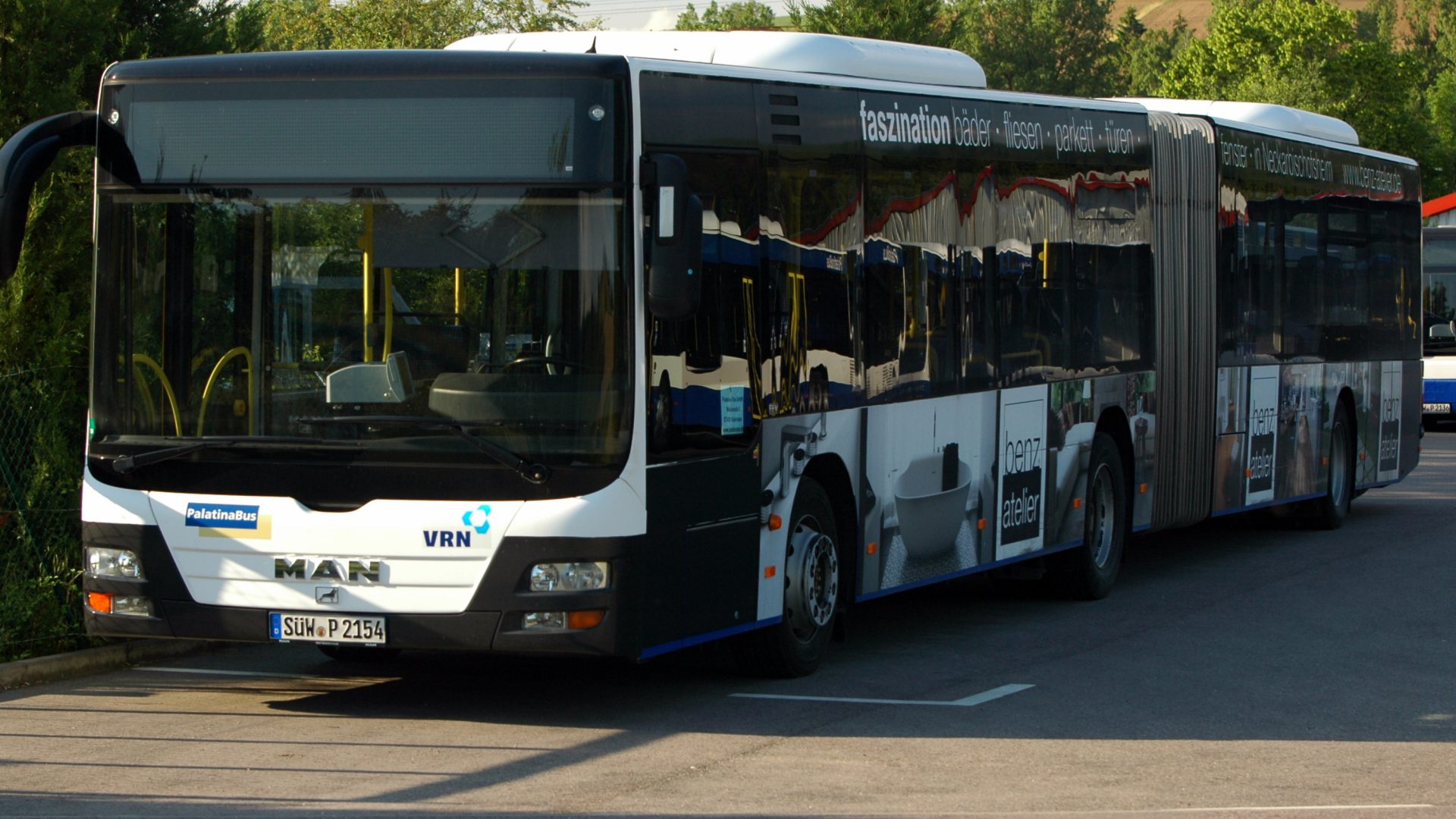 Tpl Linea presenta i nuovi bus ad Albenga: un MAN e un Iveco