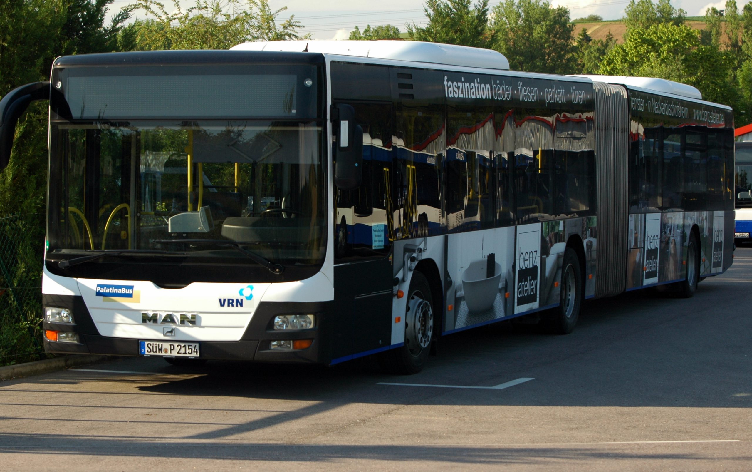 Tpl Linea presenta i nuovi bus ad Albenga: un MAN e un Iveco