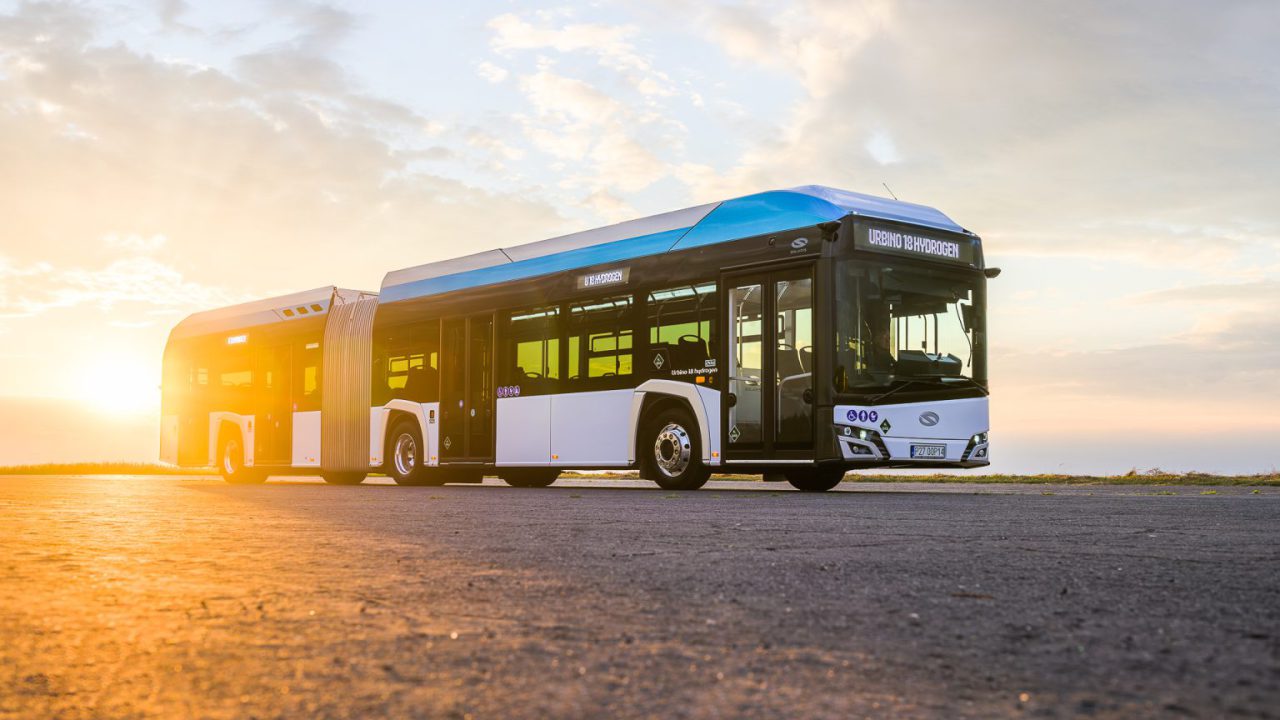 Solaris allunga la flotta sostenibile: benvenuto all’Urbino 18 a idrogeno