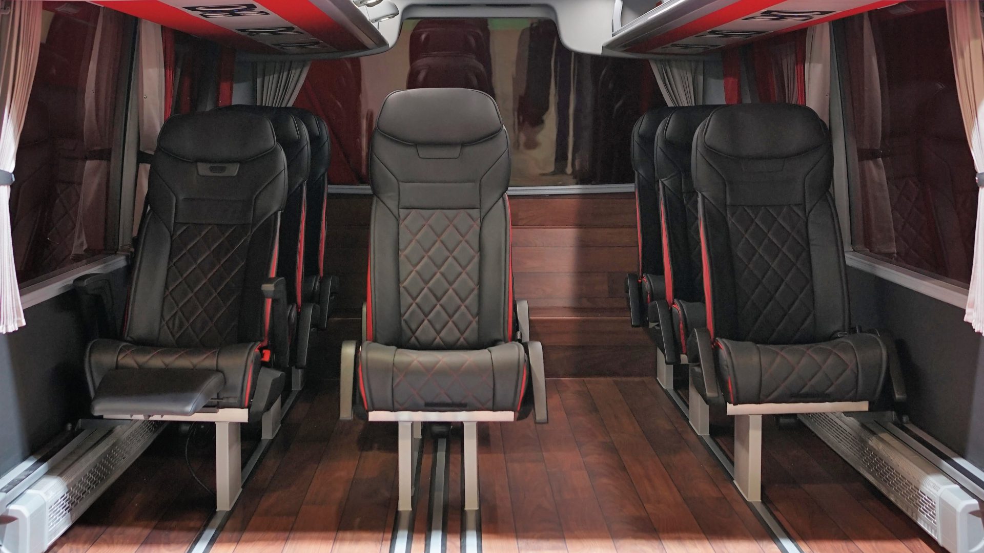 MarinoBus a NME con l'anteprima del coach 3Xclusive