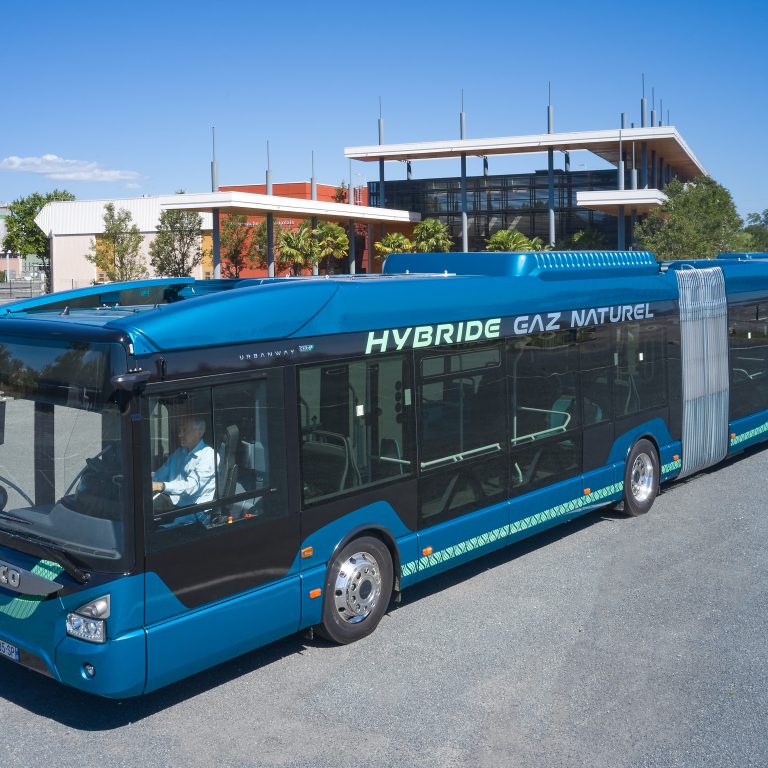 Adesso Iveco Bus lancia i 18 metri dell’Urbanway ibrido