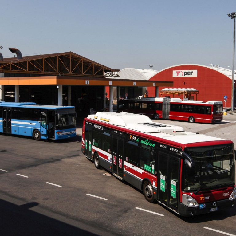 Tper, al via la gara per 35 filobus e 19 e-bus