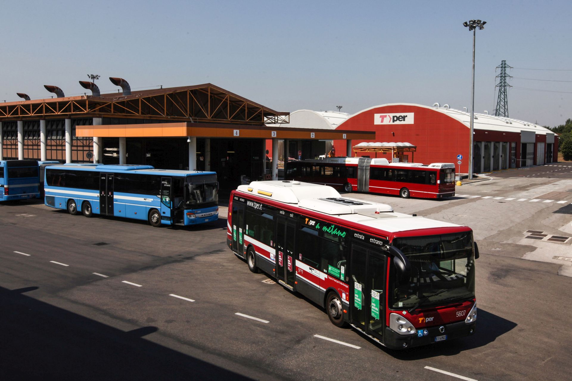 127 bus a idrogeno nel futuro di Bologna (grazie a 90 milioni di fondi ...