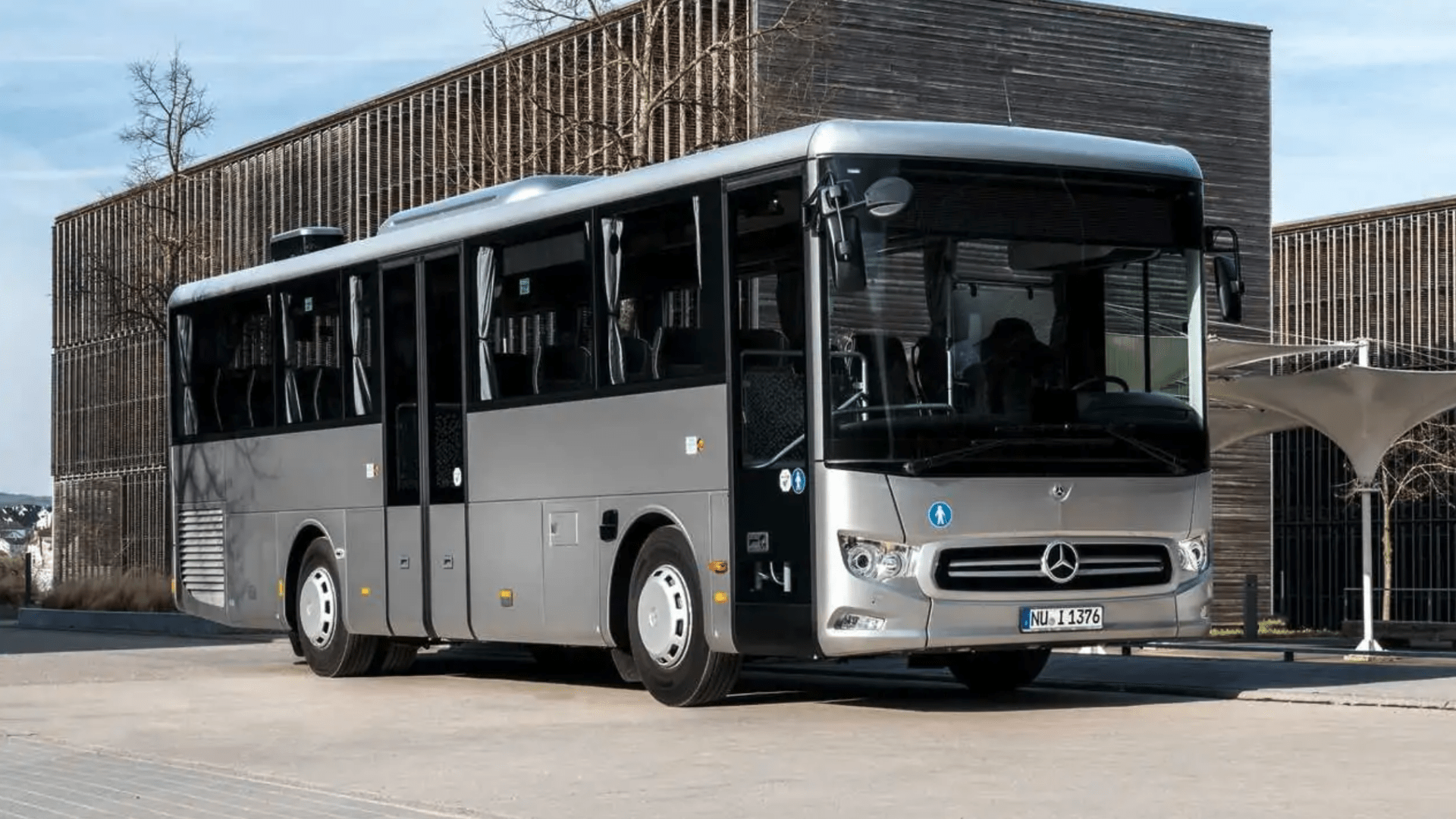 Arst mette a gara 118 autobus ibridi-diesel con full service
