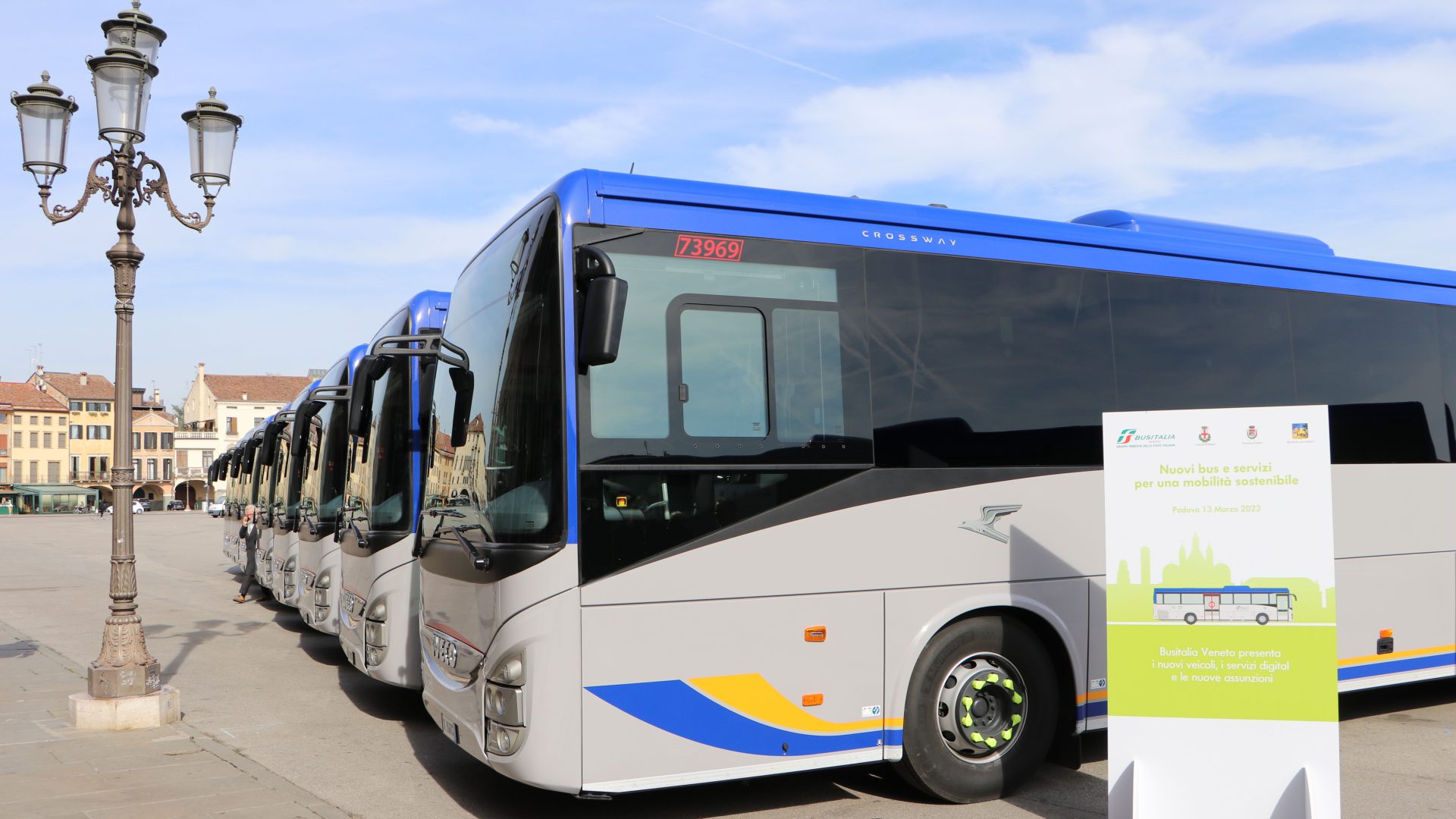 IVECO BUS consegna 15 Crossway a Busitalia