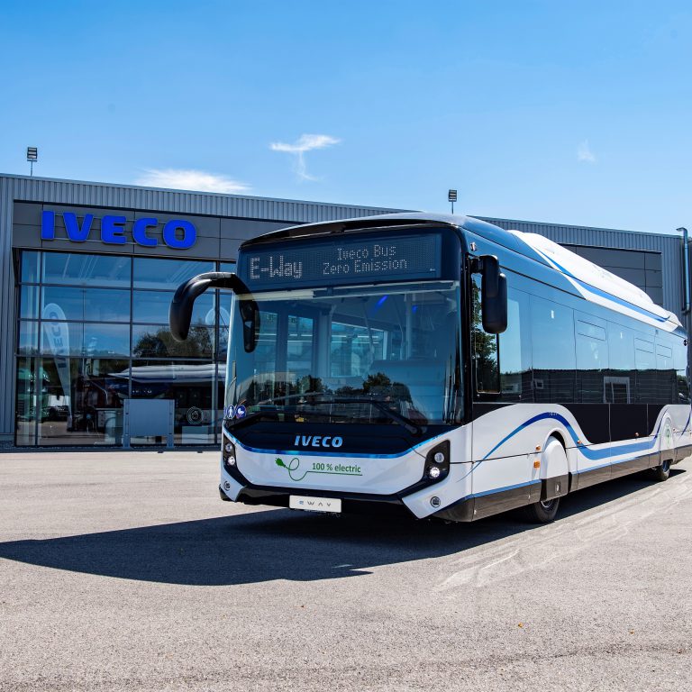 Iveco Bus inaugura a Foggia il nuovo stabilimento di assemblaggio