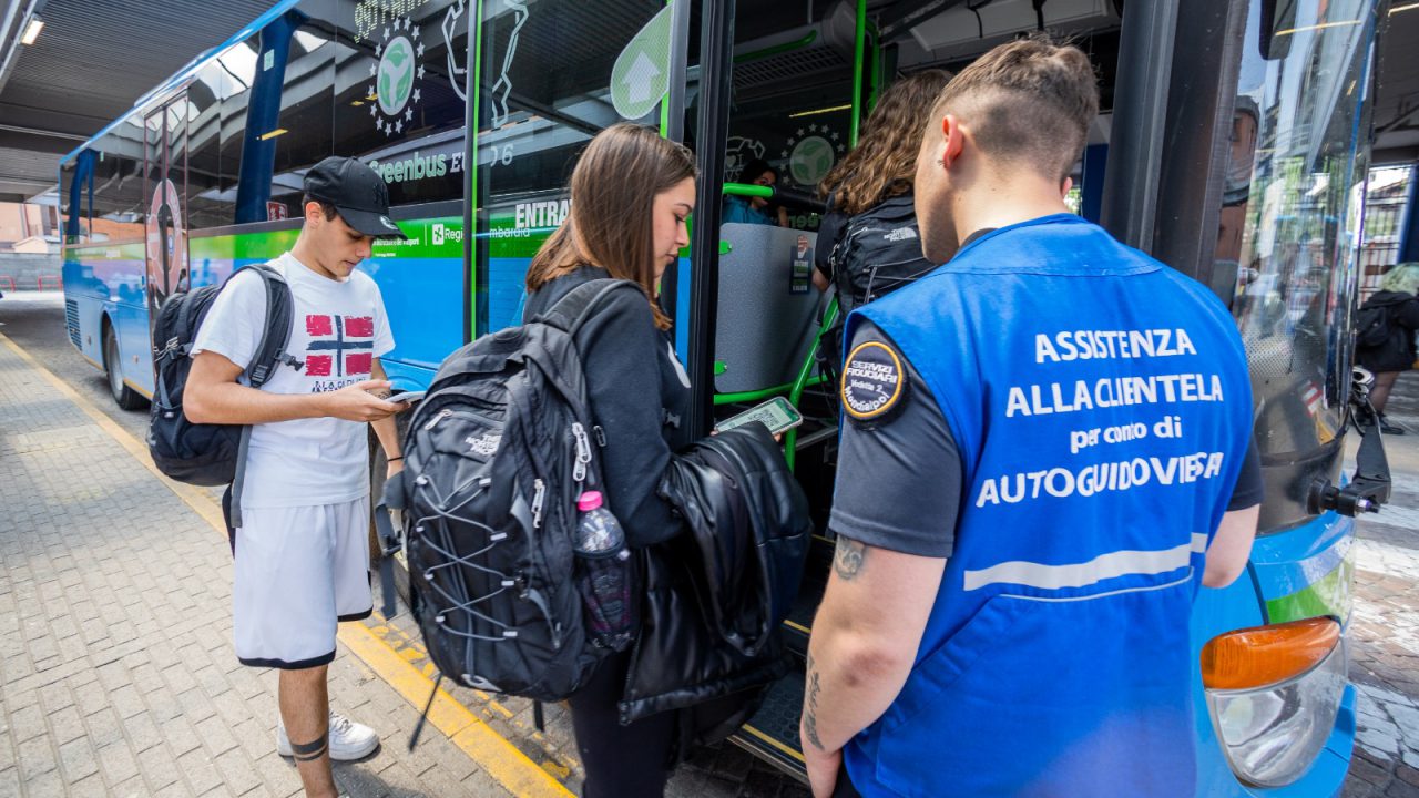 Autoguidovie cares: arriva il riconoscimento come miglior servizio clienti in Italia