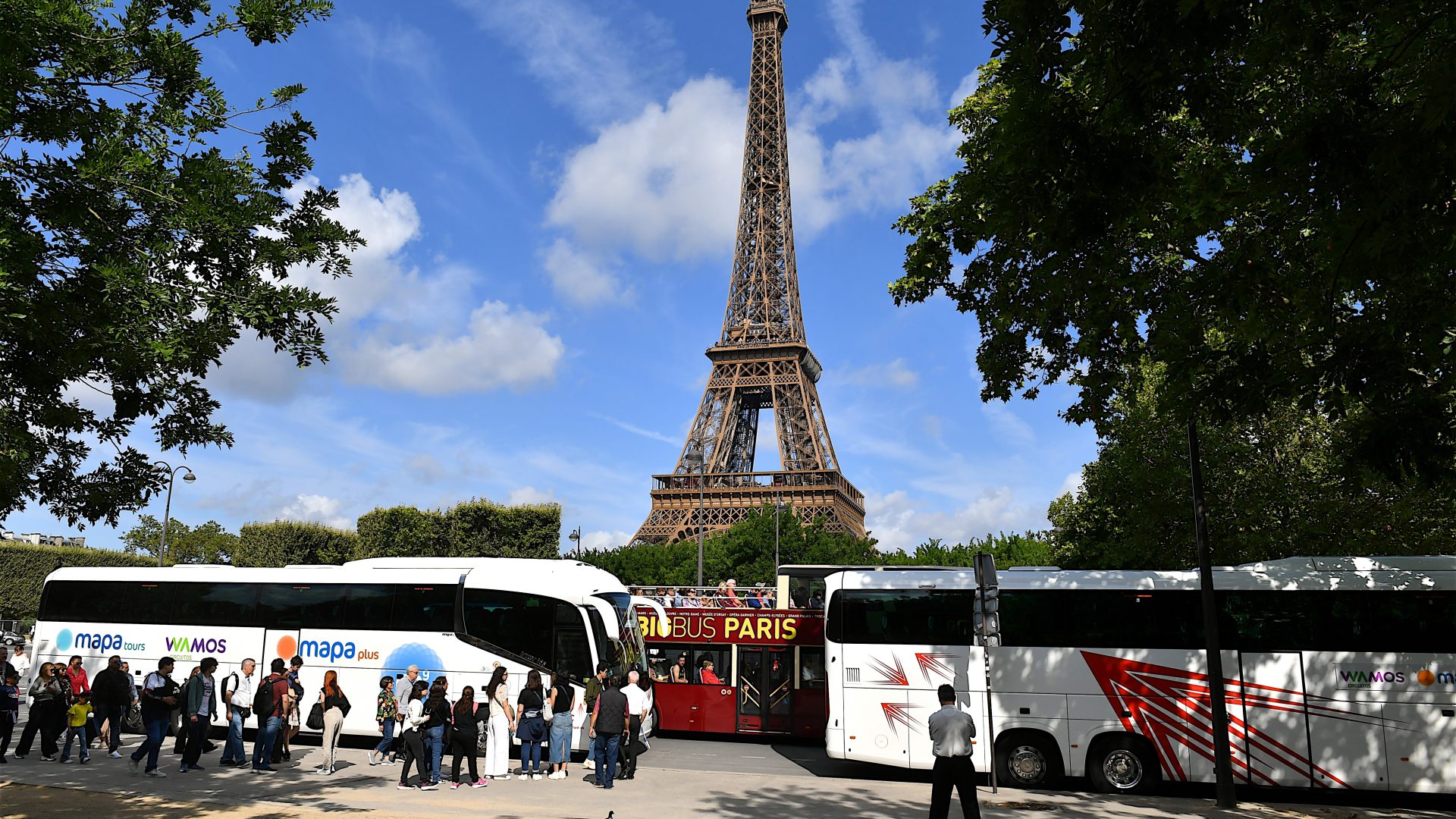 Bus turistici, tempi di guida e riposo pensati ad hoc per i conducenti ...