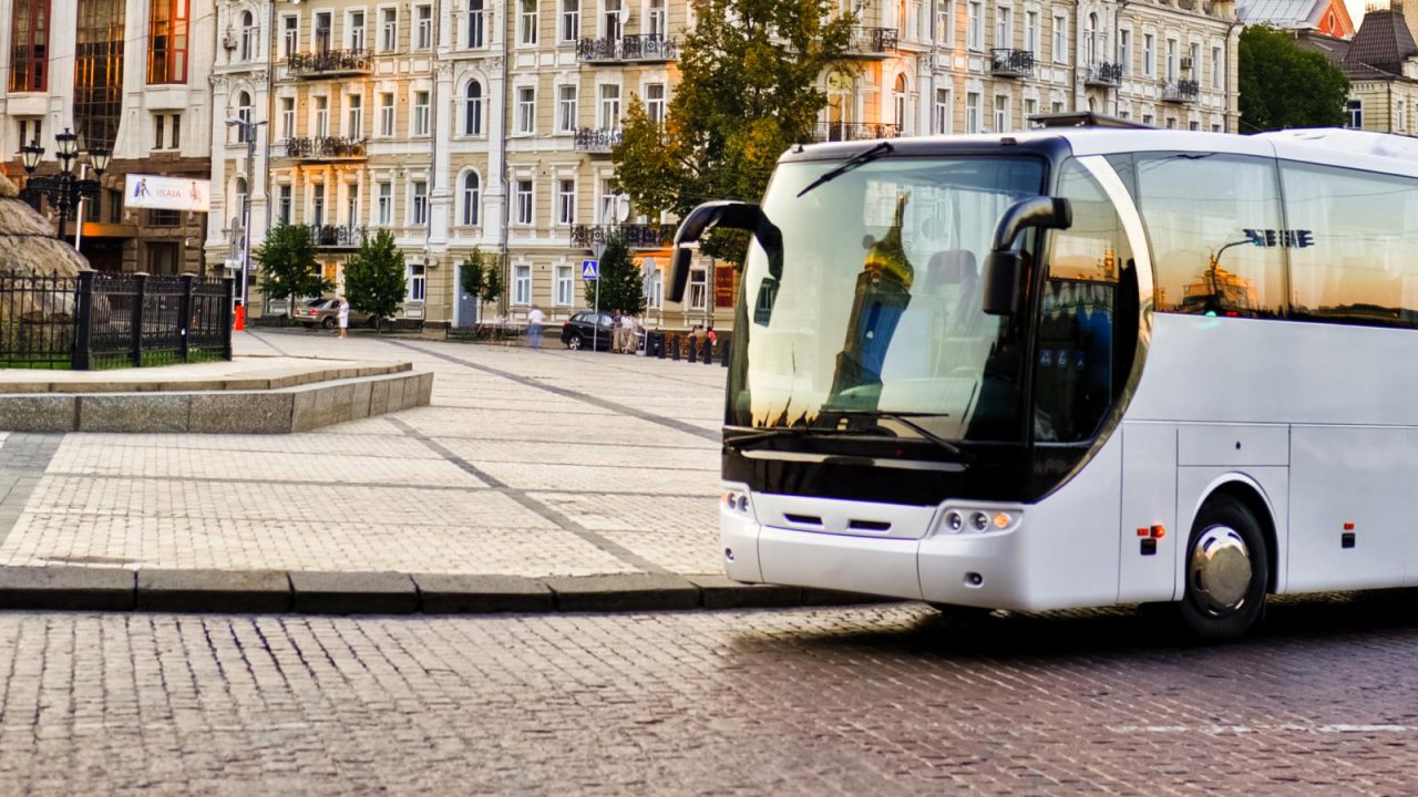 Tempi di guida e riposo, accordo in Ue: vittoria per i conducenti bus ...