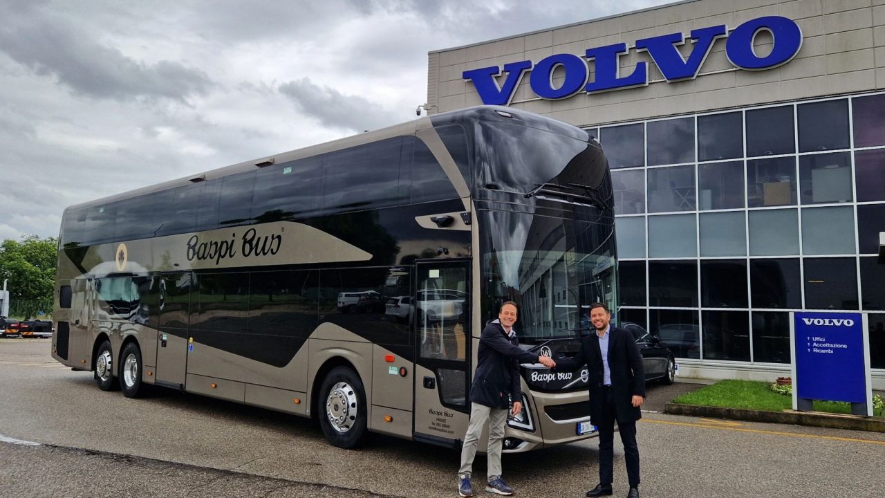 Volvo Buses consegna il suo primo double-decker in Italia