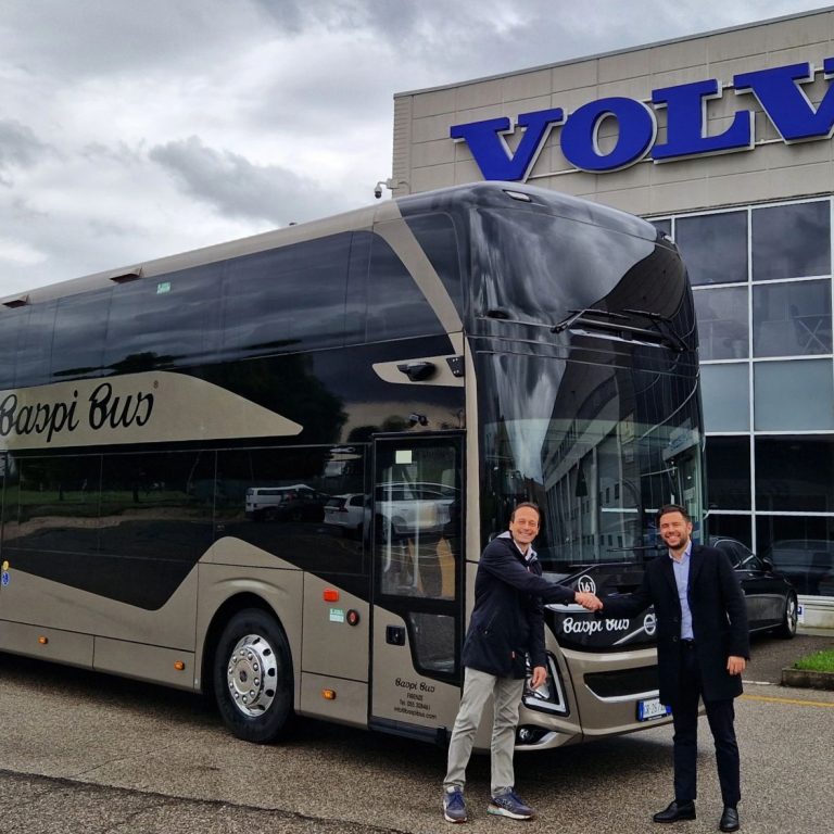 Volvo Buses consegna il suo primo double-decker in Italia