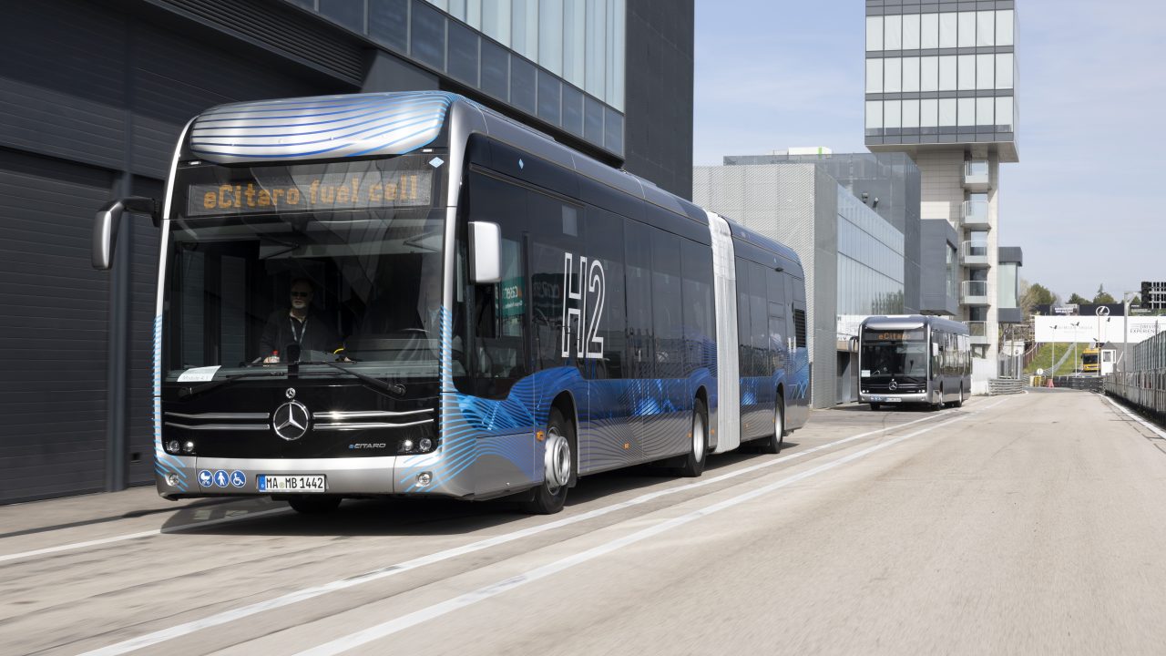 Mercedes eCitaro Fuel Cell, l’idrogeno per un’autonomia alle stelle