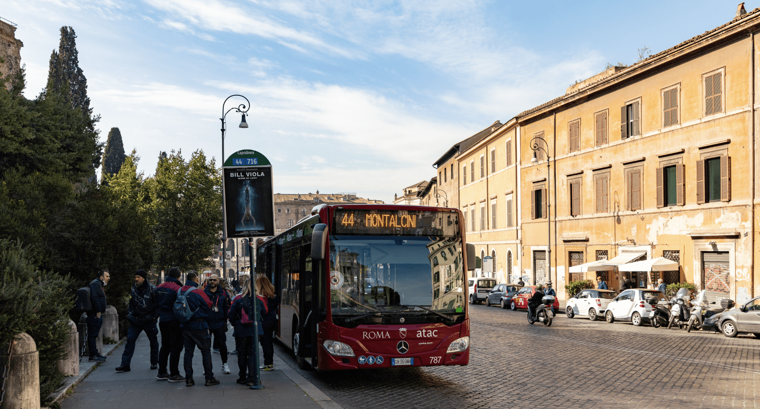 Nuovo codice della strada, (ri)spunta il via libera al noleggio di bus ...