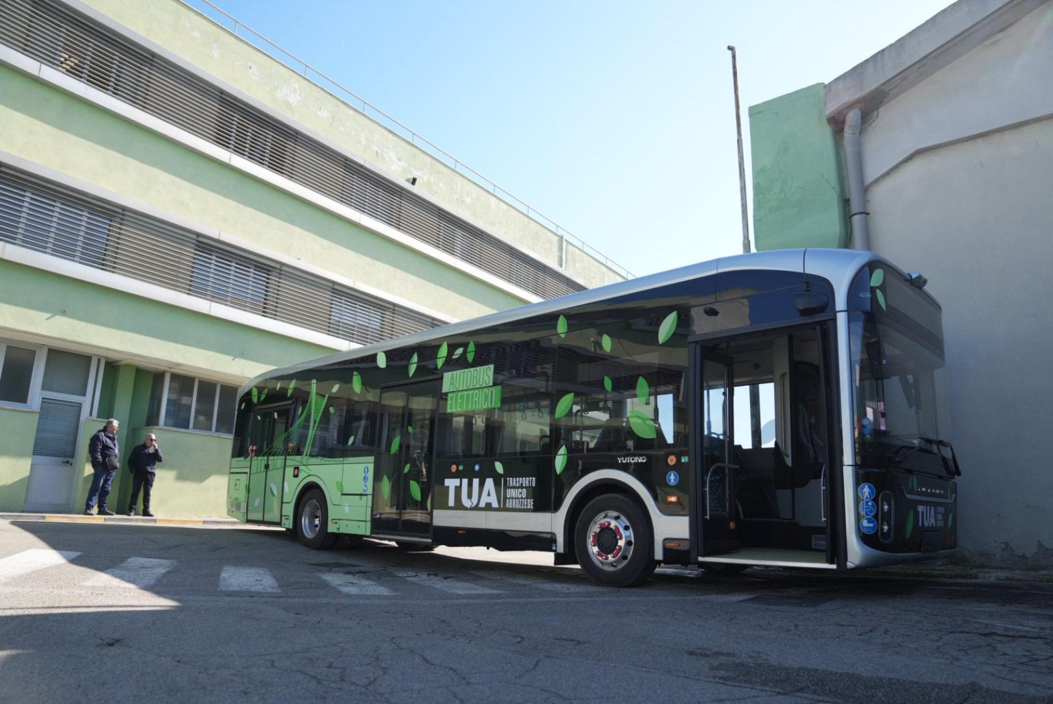TUA Abruzzo, tre Yutong elettrici su ex tracciato ferrovia