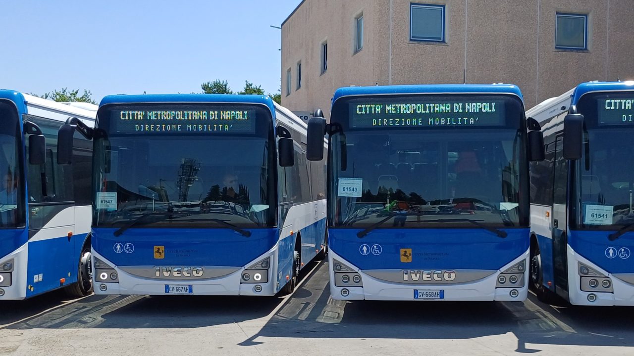 25 Iveco Bus dalla Città Metropolitana di Napoli agli operatori tpl