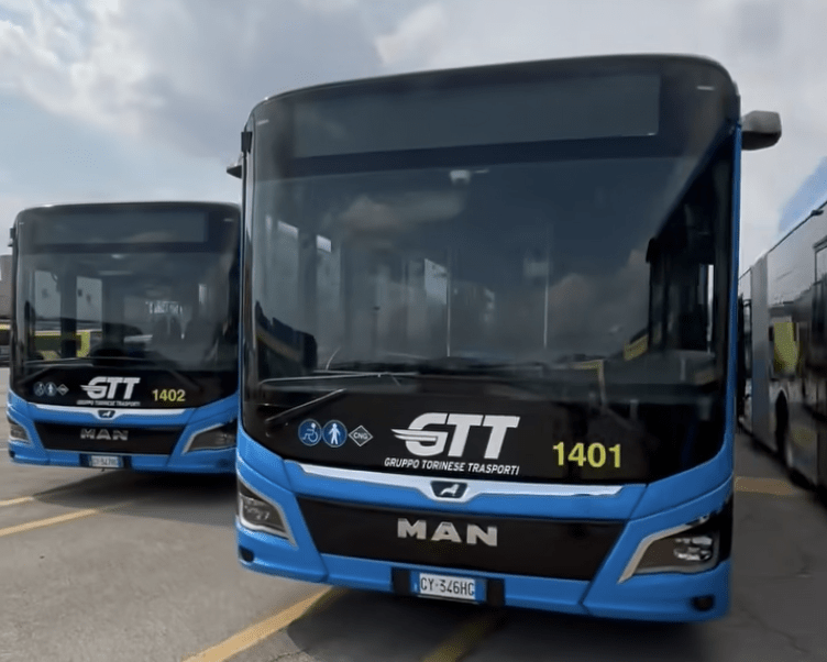 GTT Torino, entrati in servizio 5 bus autosnodati extraurbani MAN